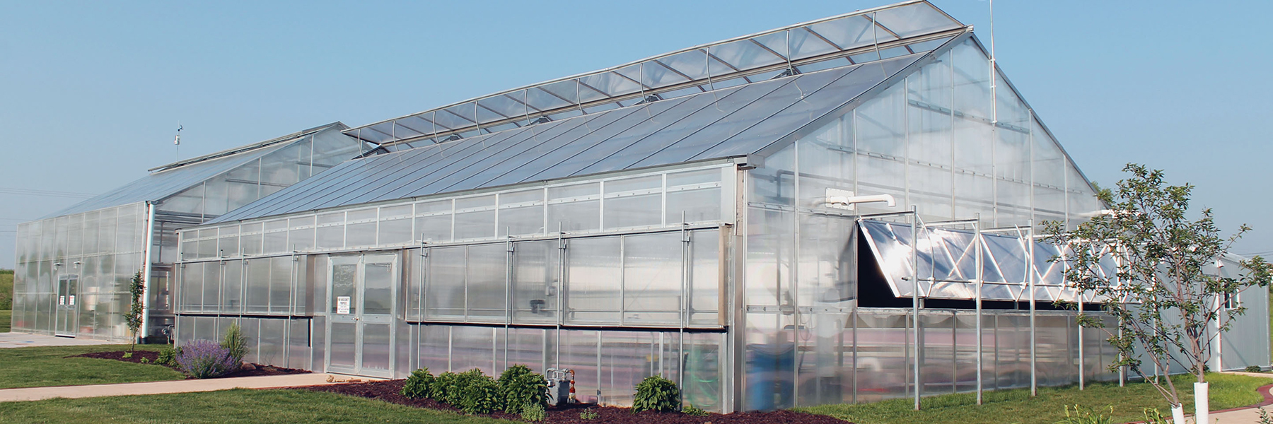 Series 2000 Commercial Greenhouses | GrowSpan